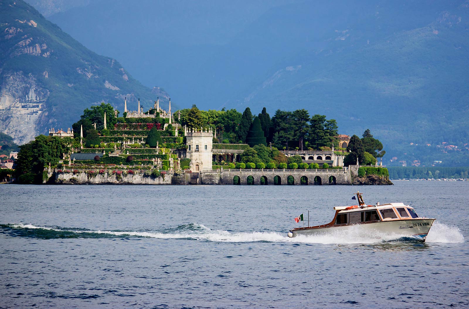 Wedding boat trips on Lake Maggiore Stresa and Borromeo Islands